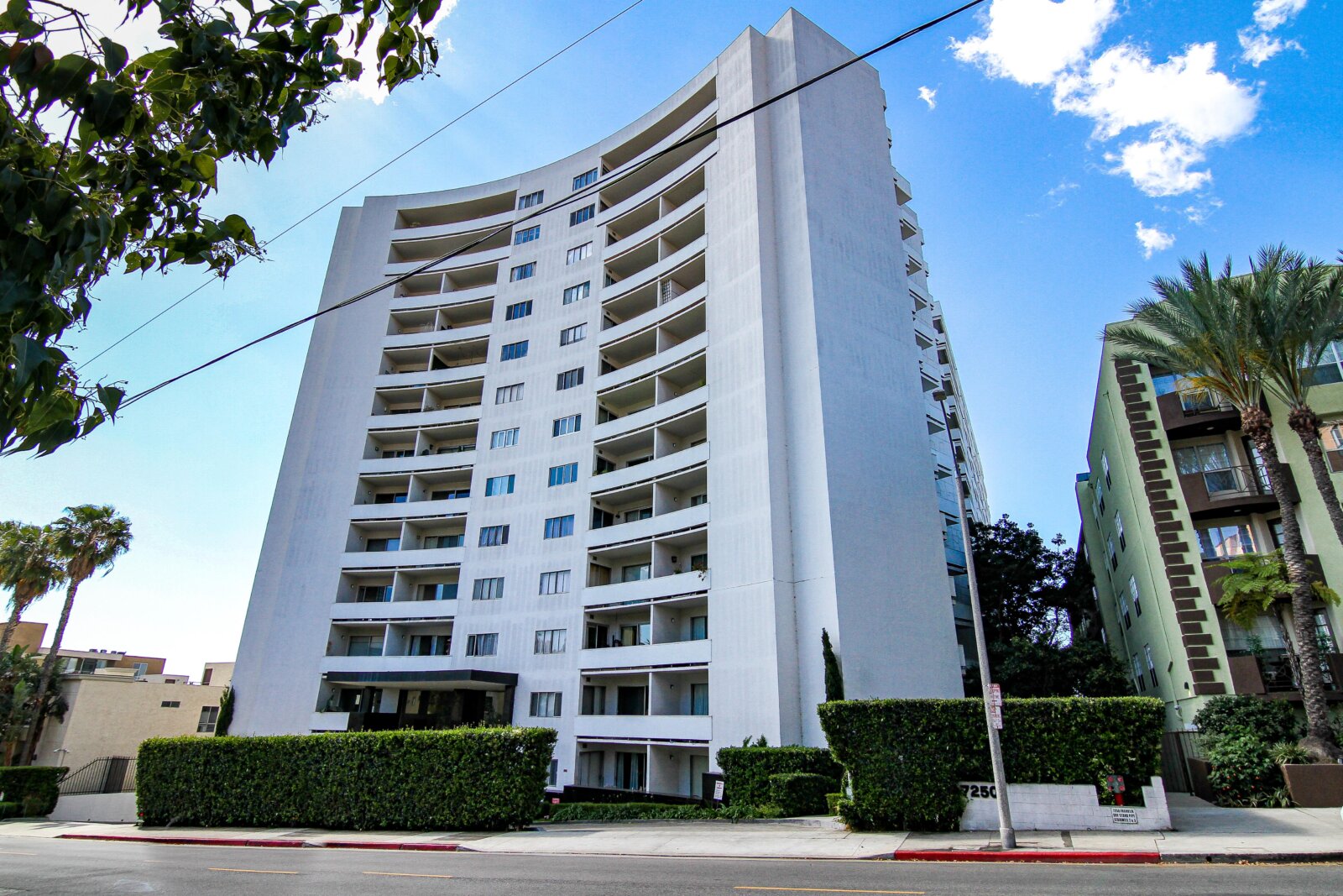 6 Surprising Things You Need to Know About Owning a Hoarder House in ...